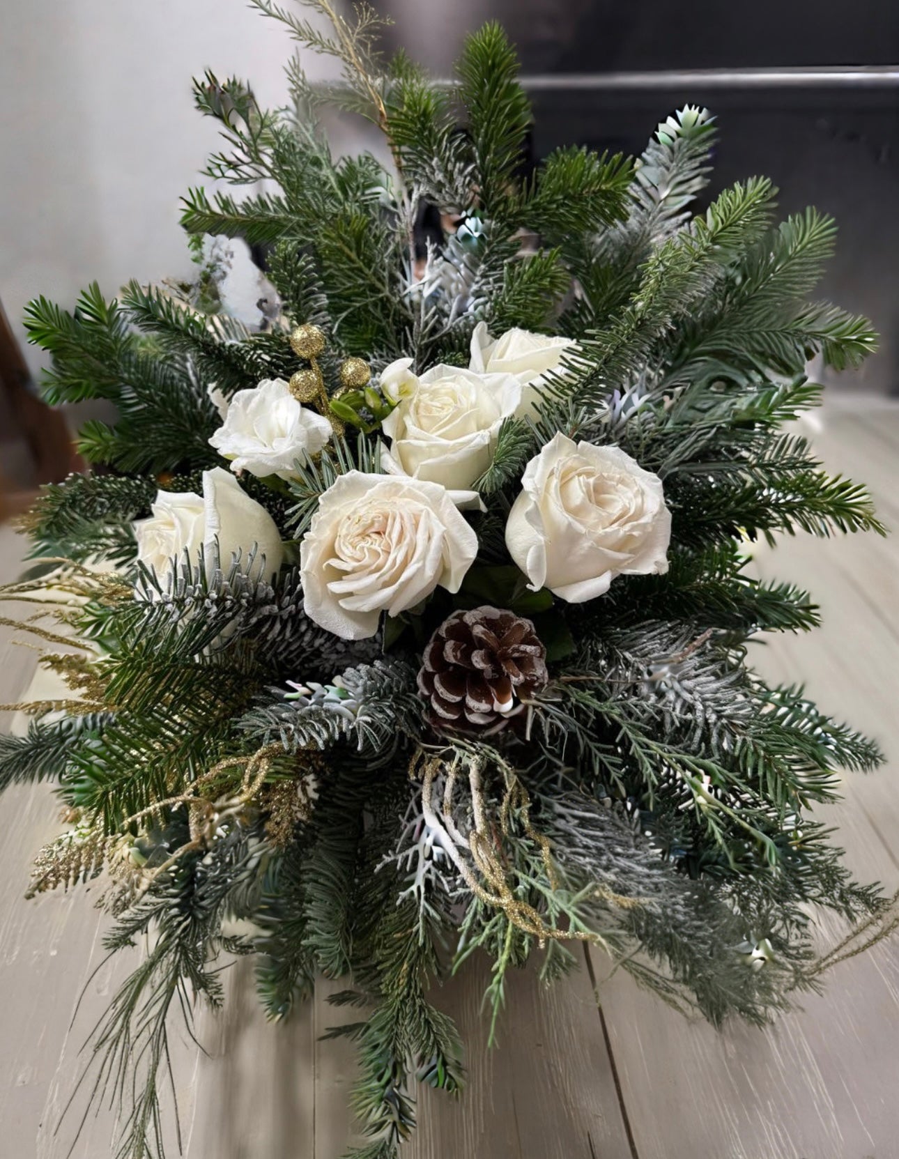 Classic Evergreen Vase – Ali Dream Flowers